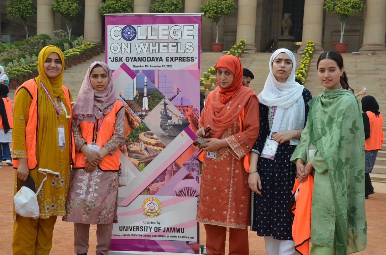 College On Wheels | Jammu University